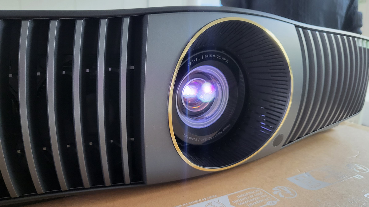 Test: BenQ W5800 Preis - 4K Laser Projektor | Cine4home.de